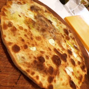 Focaccia di Recco IGP: la ricetta originale della tradizione ligure